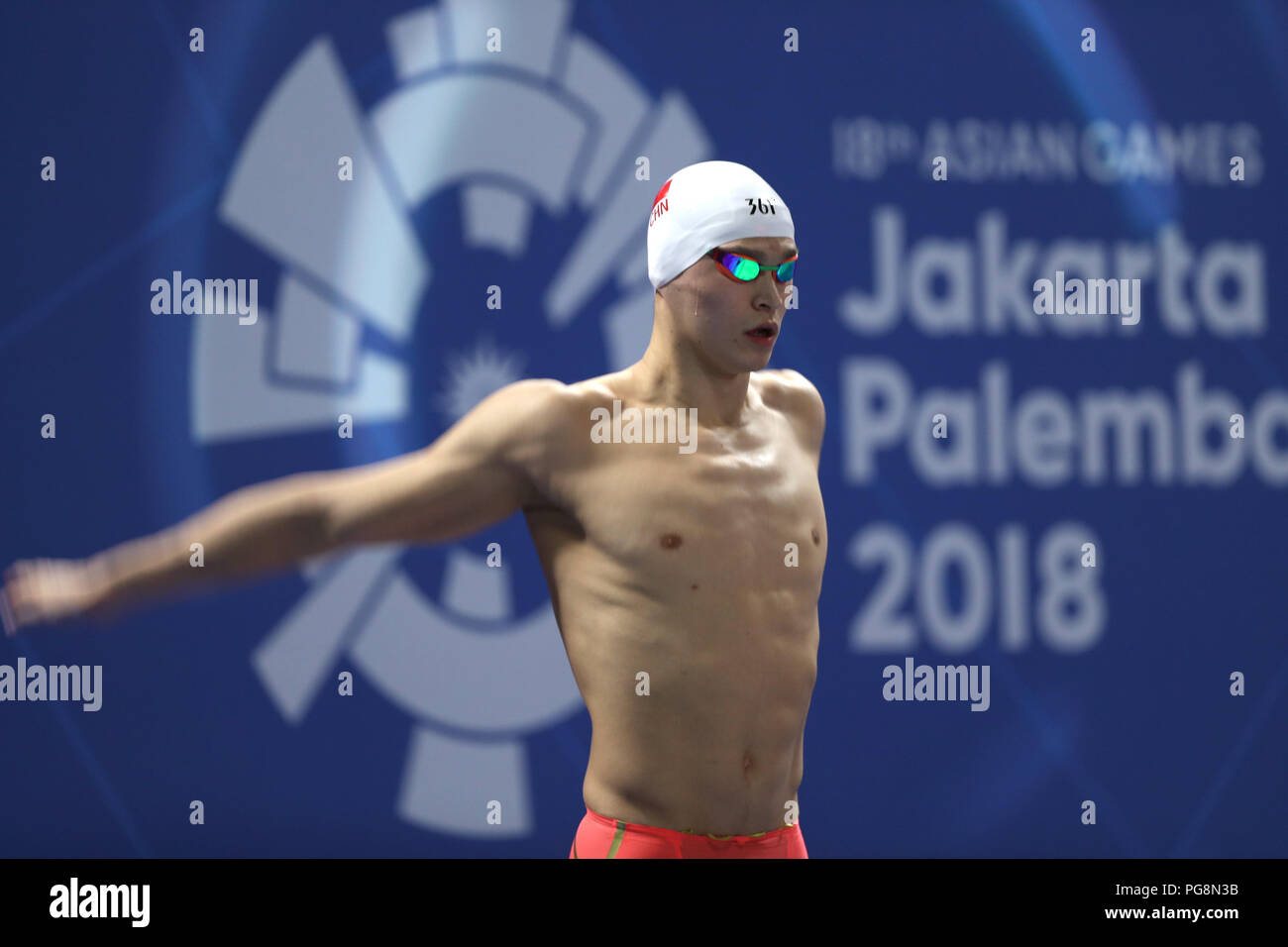 Jakarta, Indonesia. 24th Aug, 2018. Sun Yang of China stretches before ...