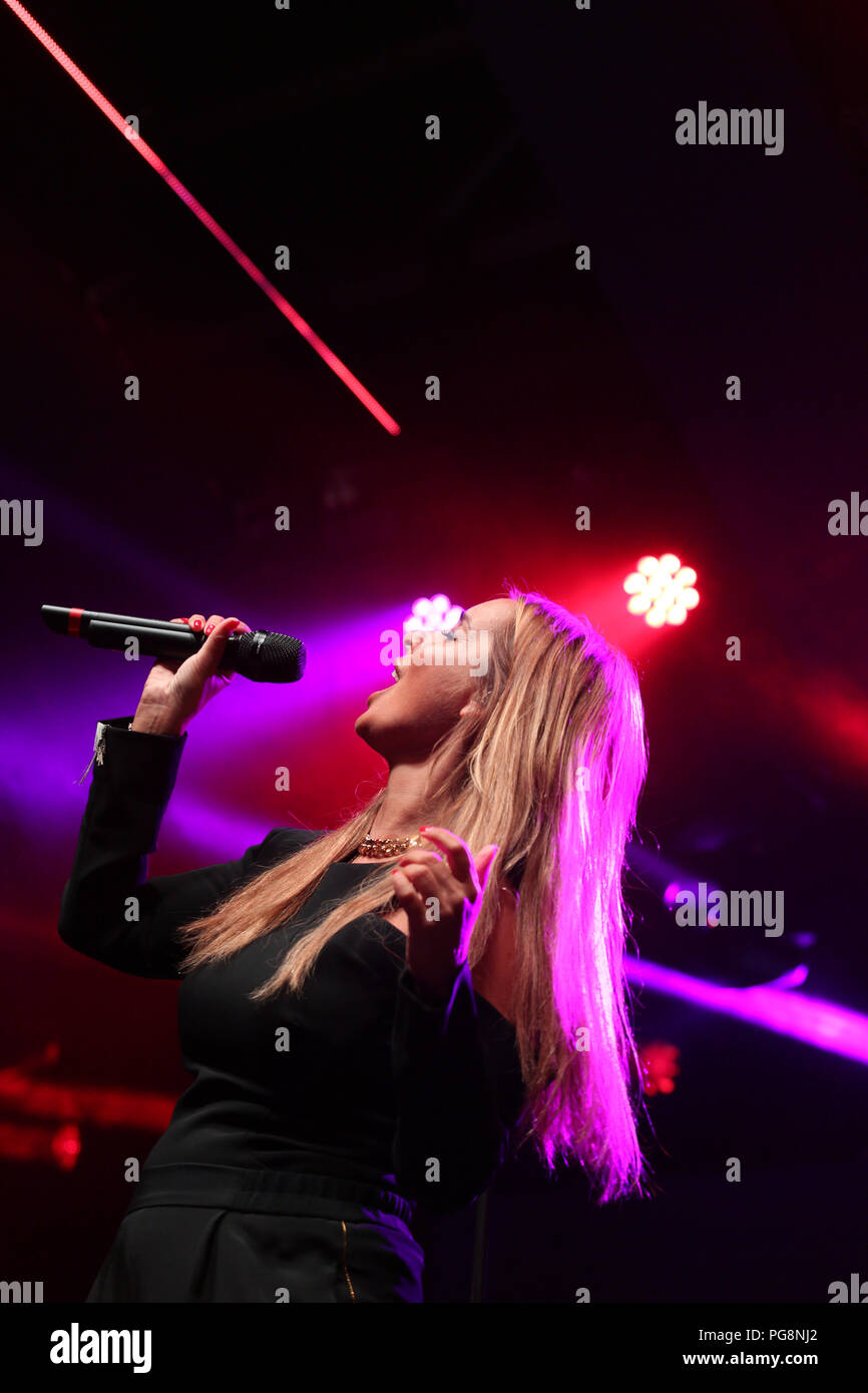Manchester, UK. 24th Aug 2018. Singer Louise performs on the main stage ...