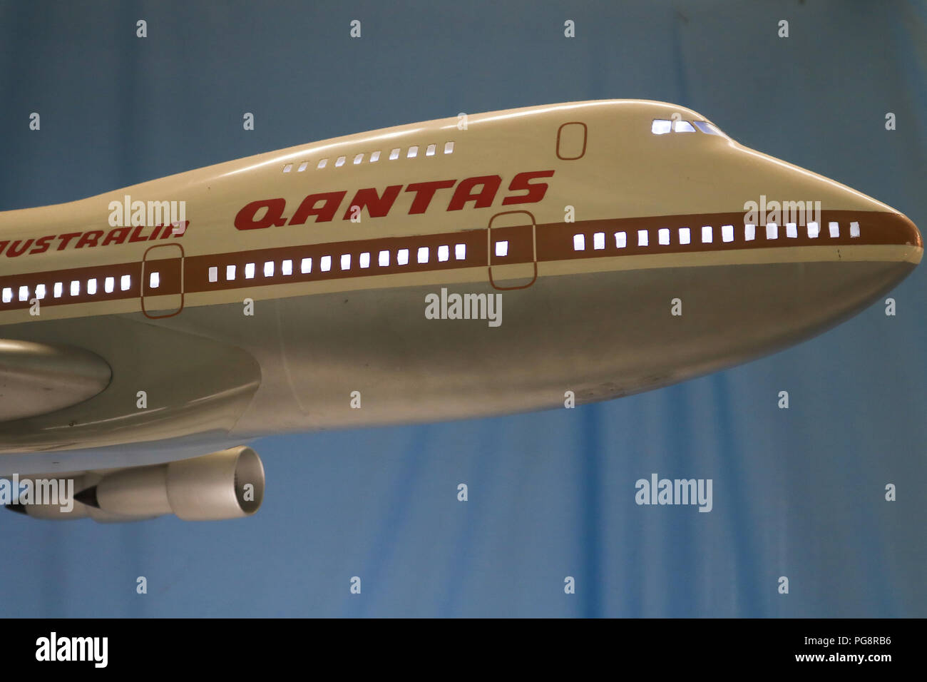 Qantas signage hi-res stock photography and images - Alamy