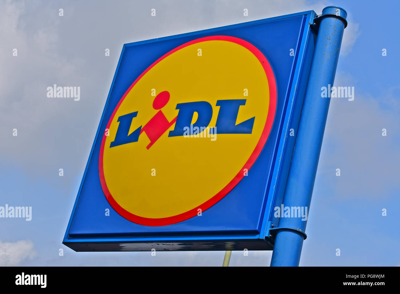 The dstinctive shop sign outside the Lidl supermarket at Bridgend ...