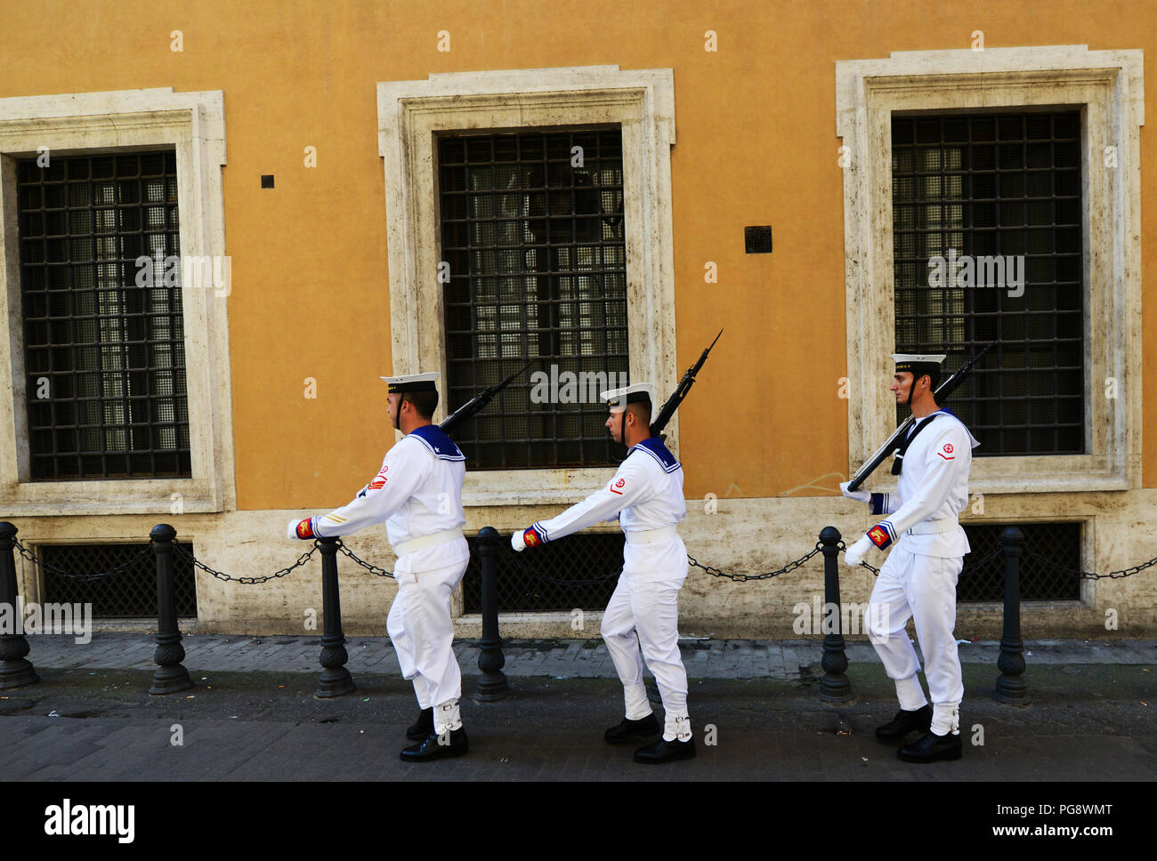 The italian parliament building in rome hi-res stock photography and ...