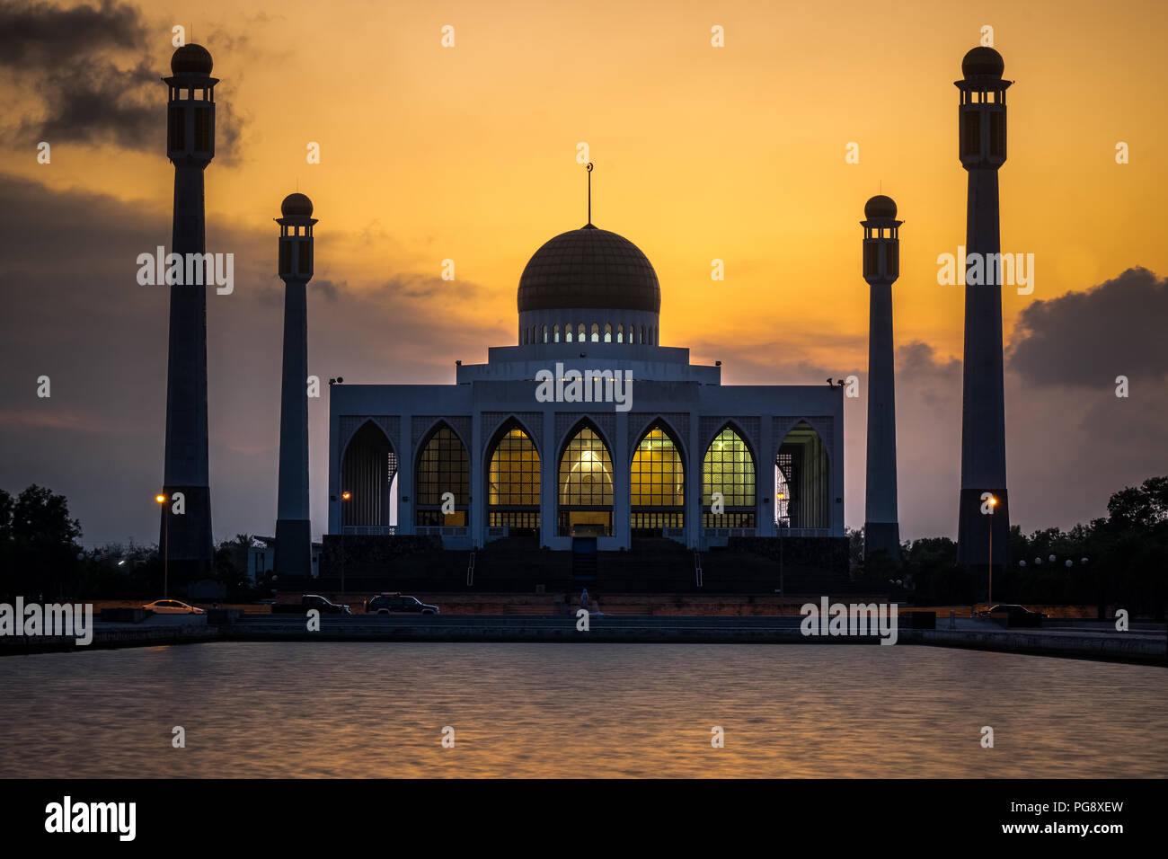 Songkhla central mosque hi-res stock photography and images - Alamy