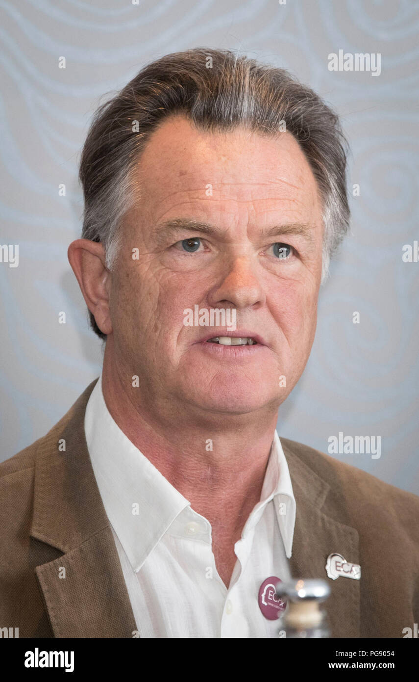 Peter saunders pope hi-res stock photography and images - Alamy