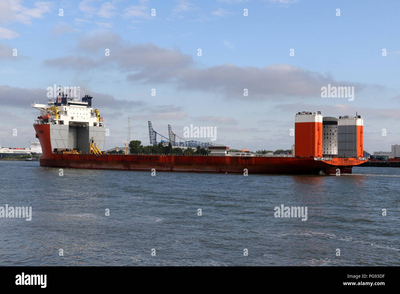Semi submersible heavy transport vessel hi-res stock photography and ...