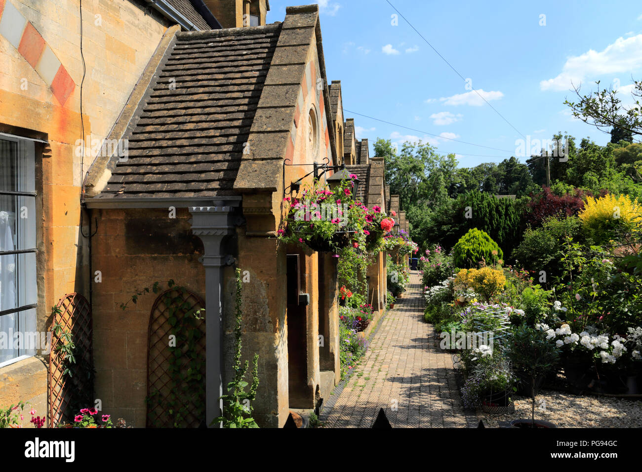 Street scene at Winchcombe town, Gloucestershire, Cotswolds, England ...