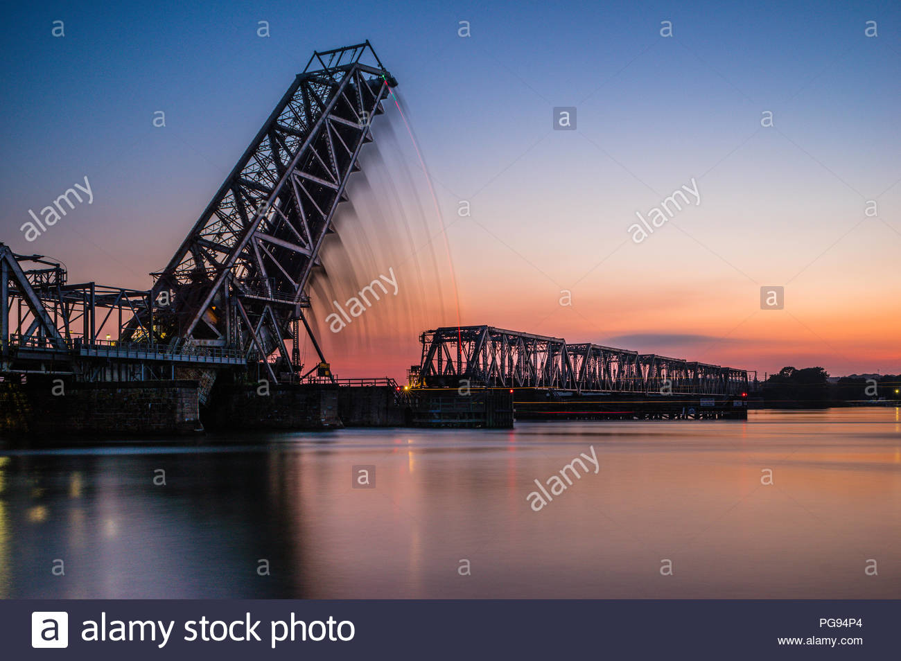 Rolling Lift Bridge Stock Photos & Rolling Lift Bridge Stock Images - Alamy