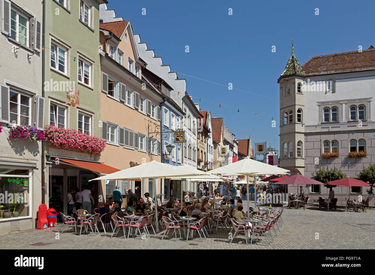 Herrenstrasse with market square and Hinderofen House, Wangen, Allgaeu ...