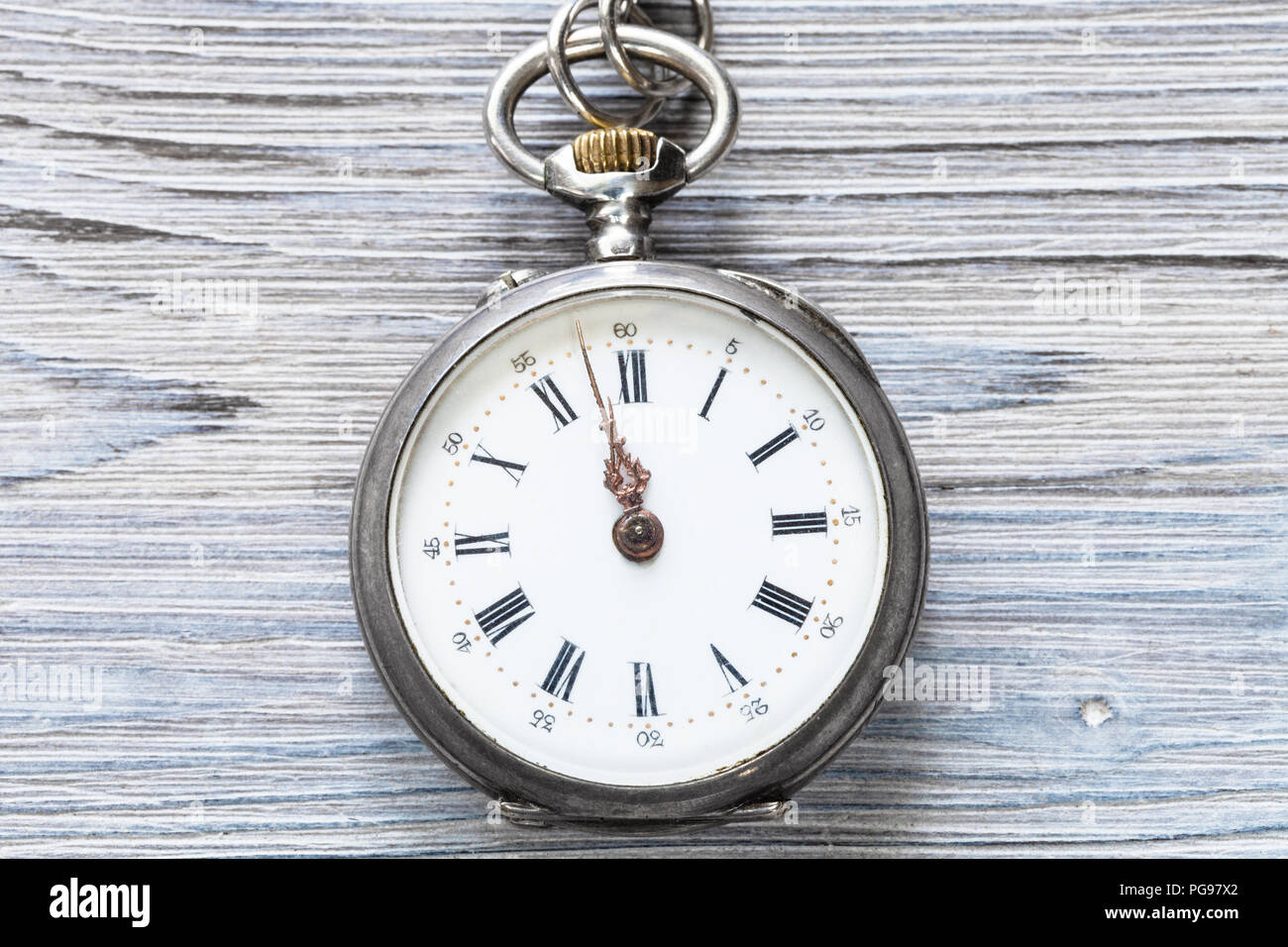 Antique clock 12 o'clock hi-res stock photography and images - Alamy