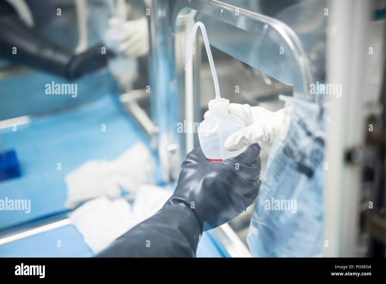 Laboratory isolator hi-res stock photography and images - Alamy