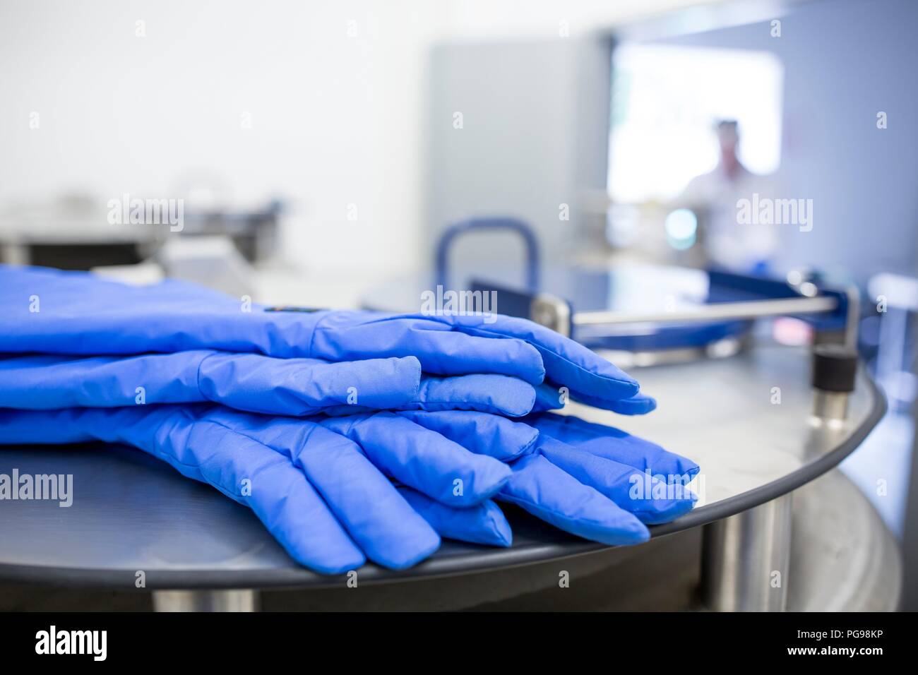 Cryostorage tank hi-res stock photography and images - Alamy