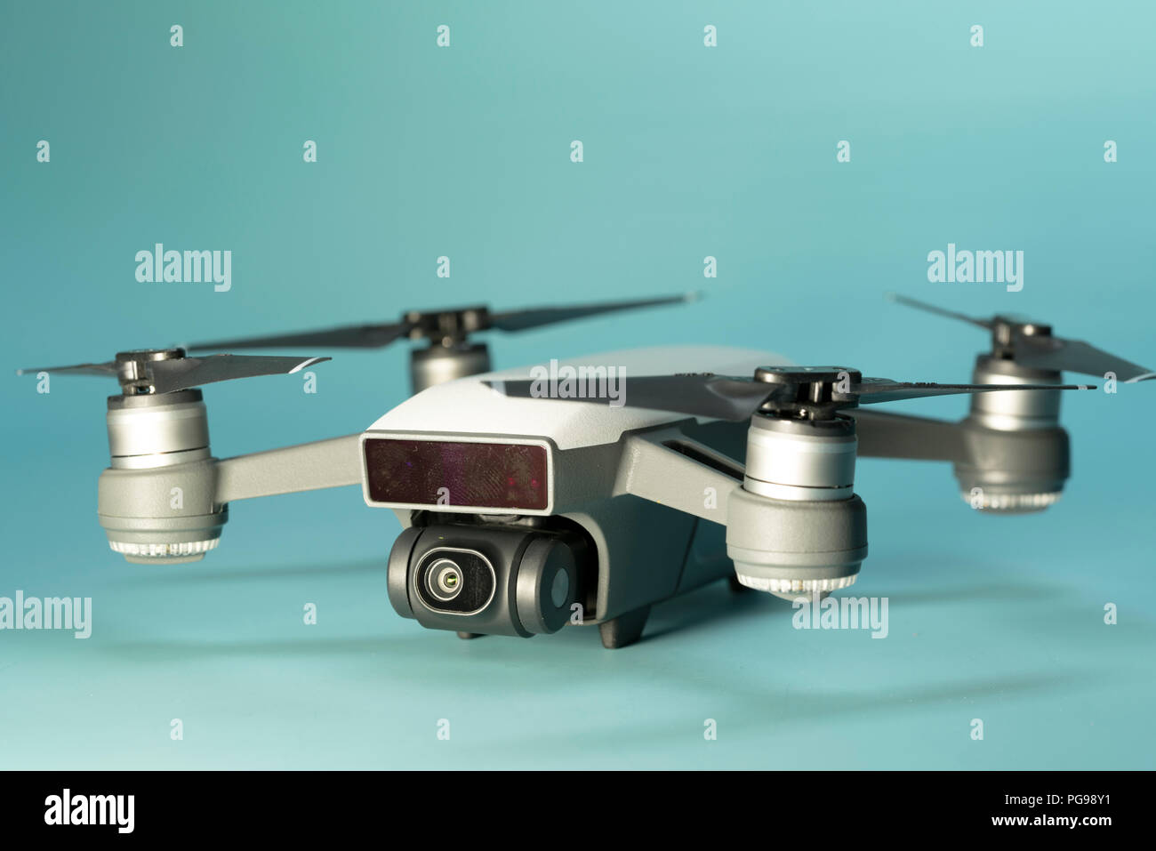 Quadrocopter hi-res stock photography and images - Alamy