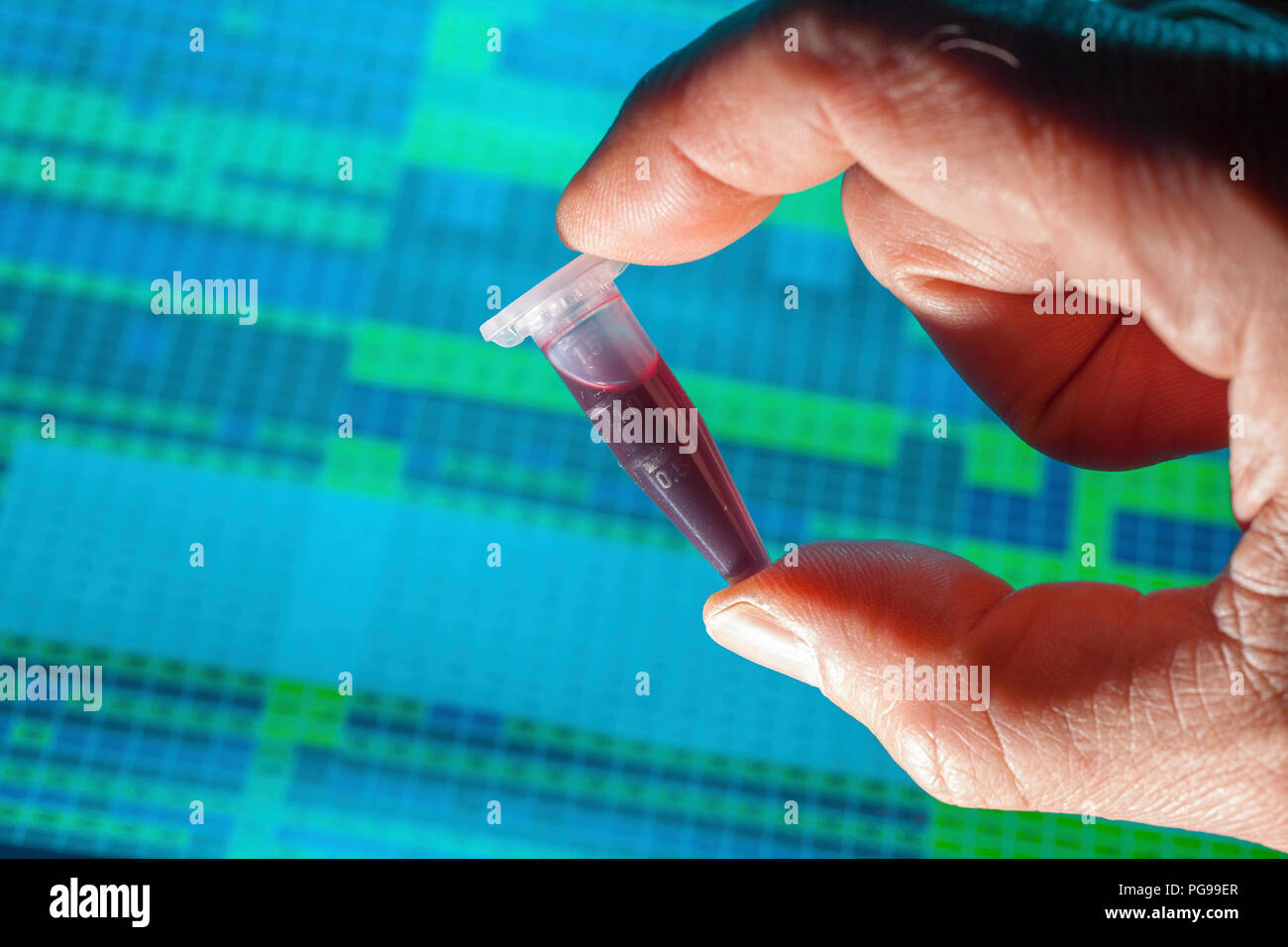 Genetic analysis hi-res stock photography and images - Alamy