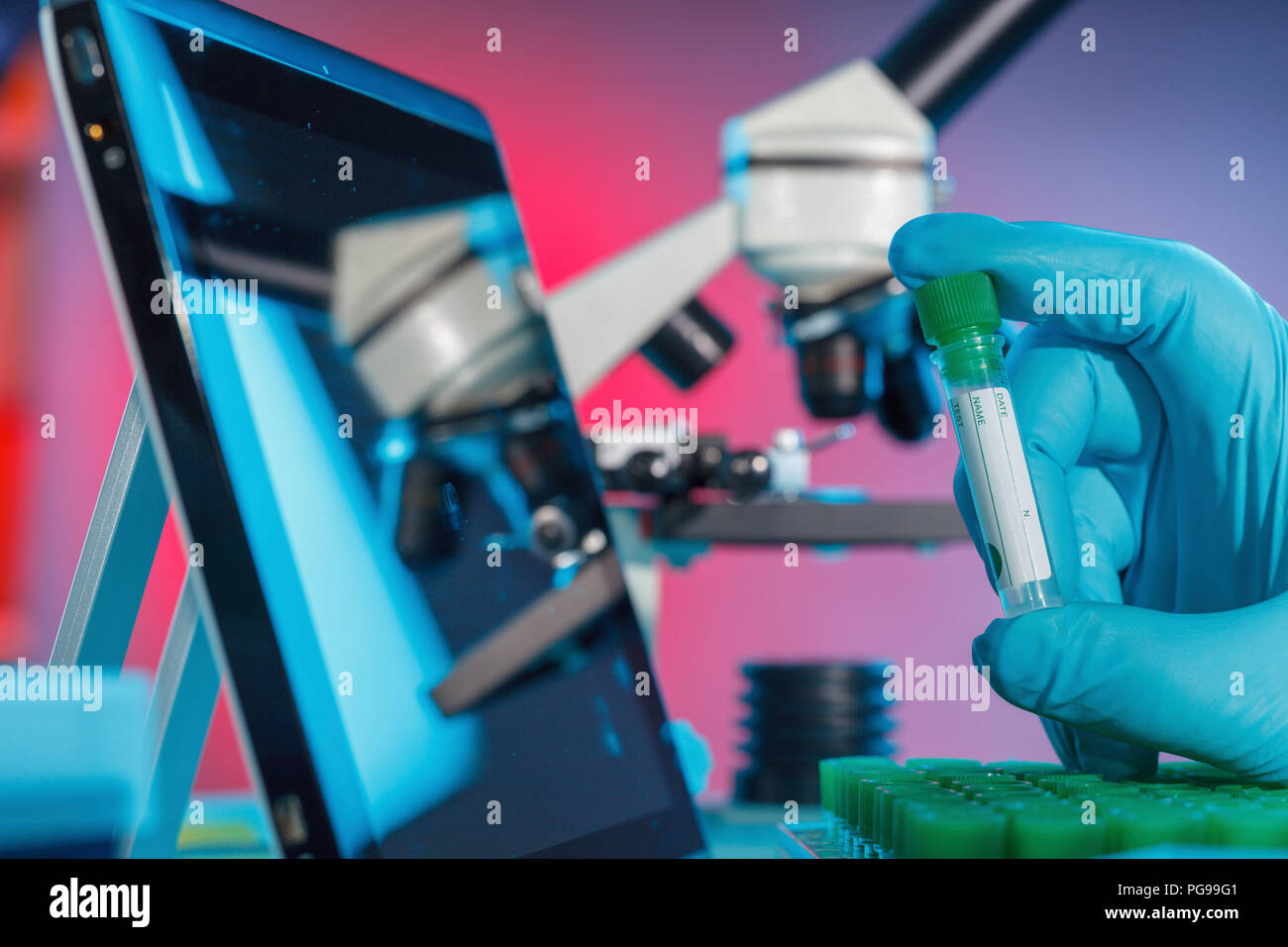 Medical image analysis hi-res stock photography and images - Alamy