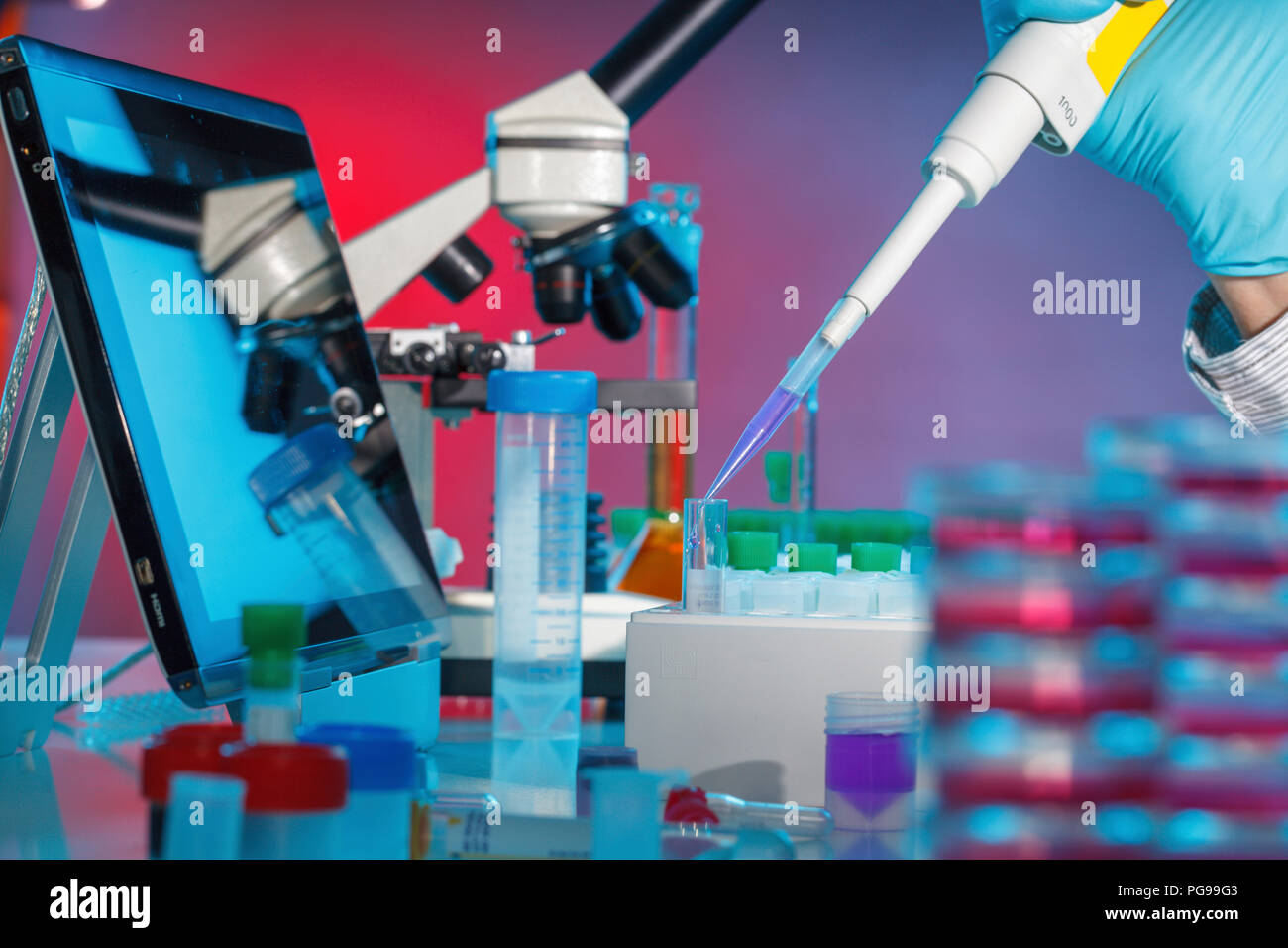 Medical image analysis hi-res stock photography and images - Alamy
