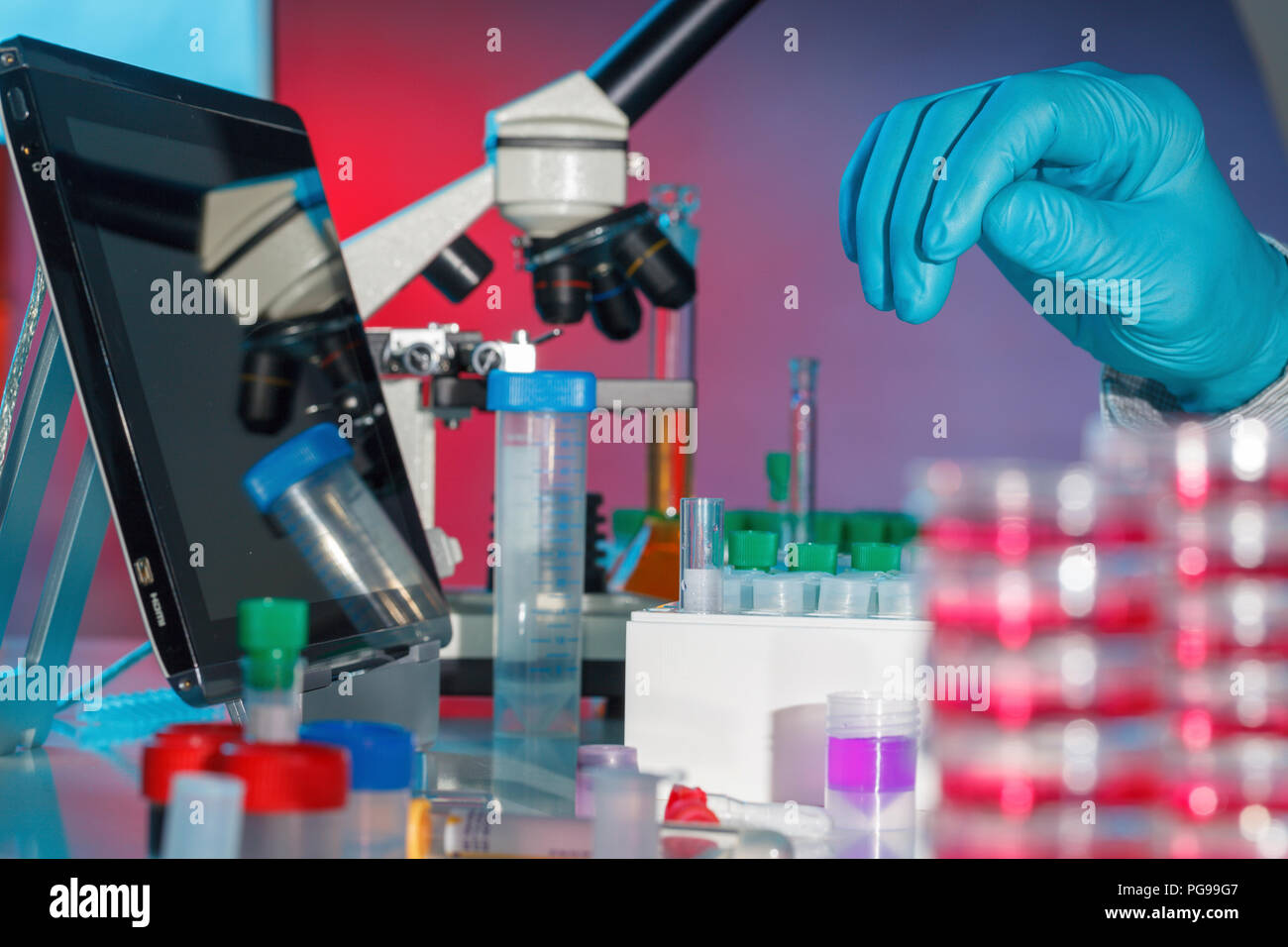 Medical image analysis hi-res stock photography and images - Alamy