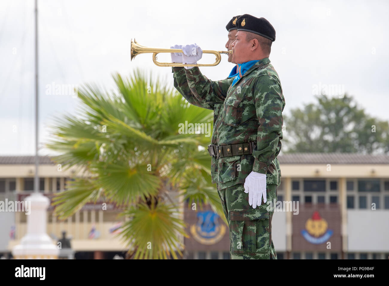 Soldiers and Airmen from the Idaho National Guard show respect for King ...