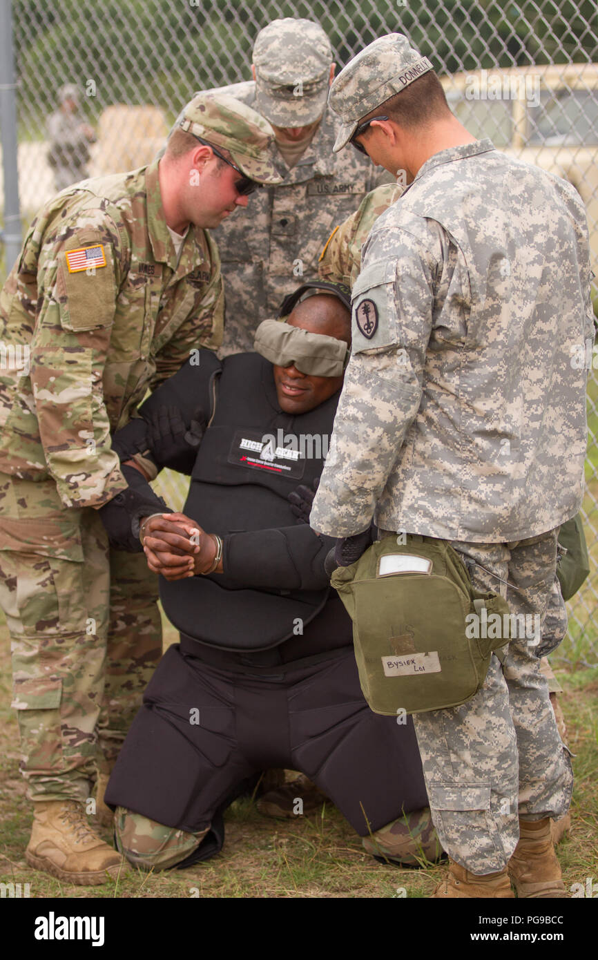 U.S. Army Soldiers from the 391st and 822nd Military Police Companies ...
