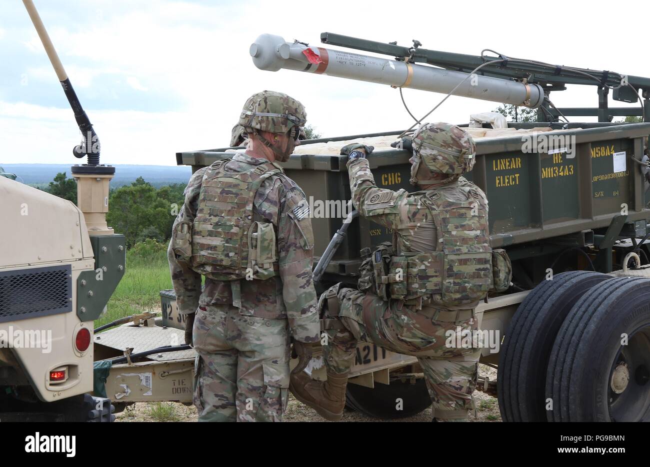 Engineers from the 307th Airborne Engineer Battalion prepare a live ...