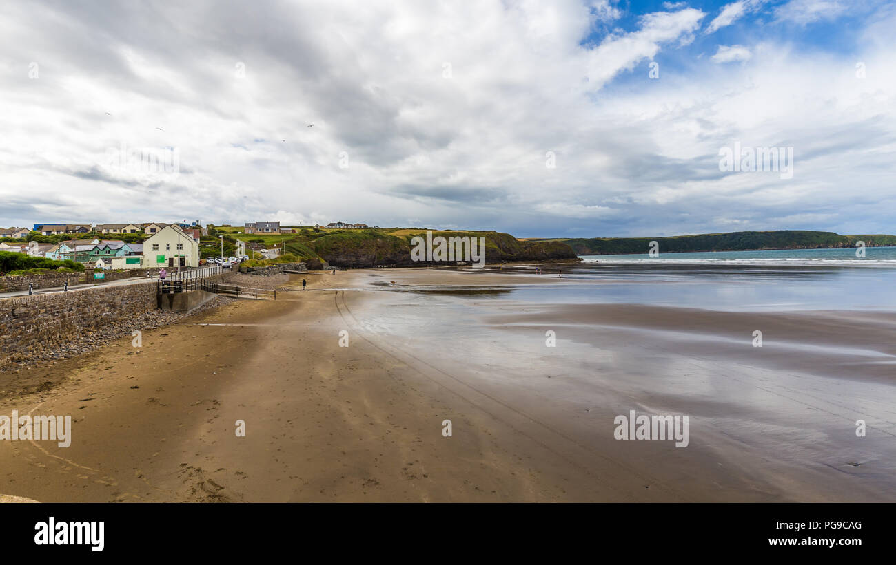 Little haven beach panorama hi-res stock photography and images - Alamy