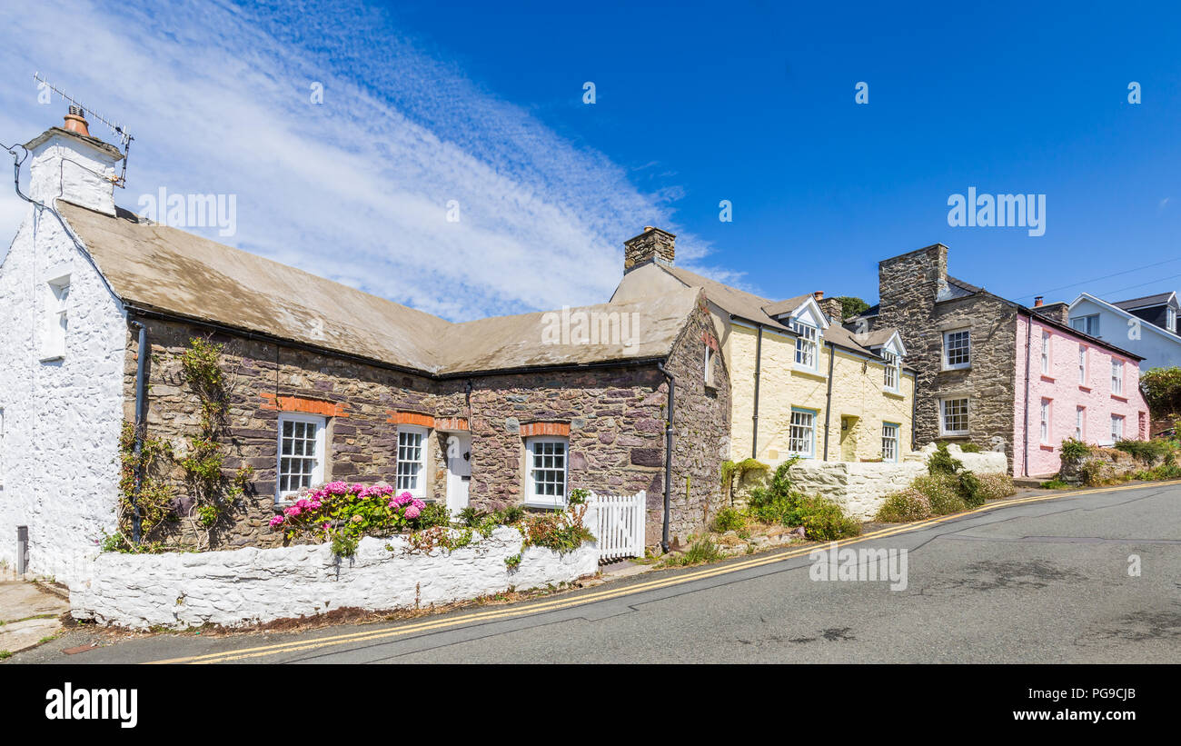 Colorful cottages hi-res stock photography and images - Alamy