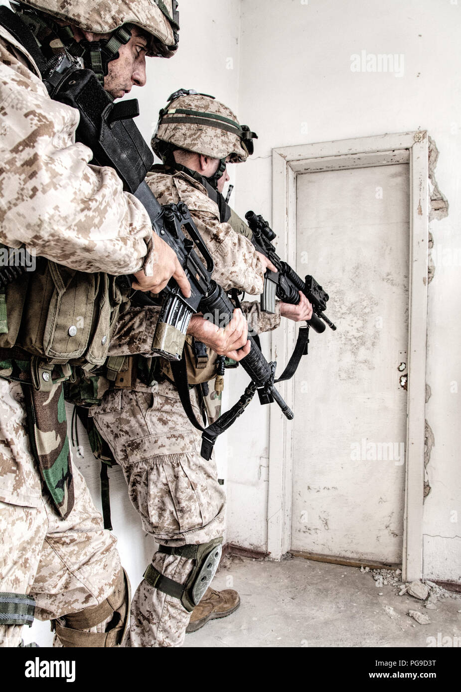 Room clearing hi-res stock photography and images - Alamy