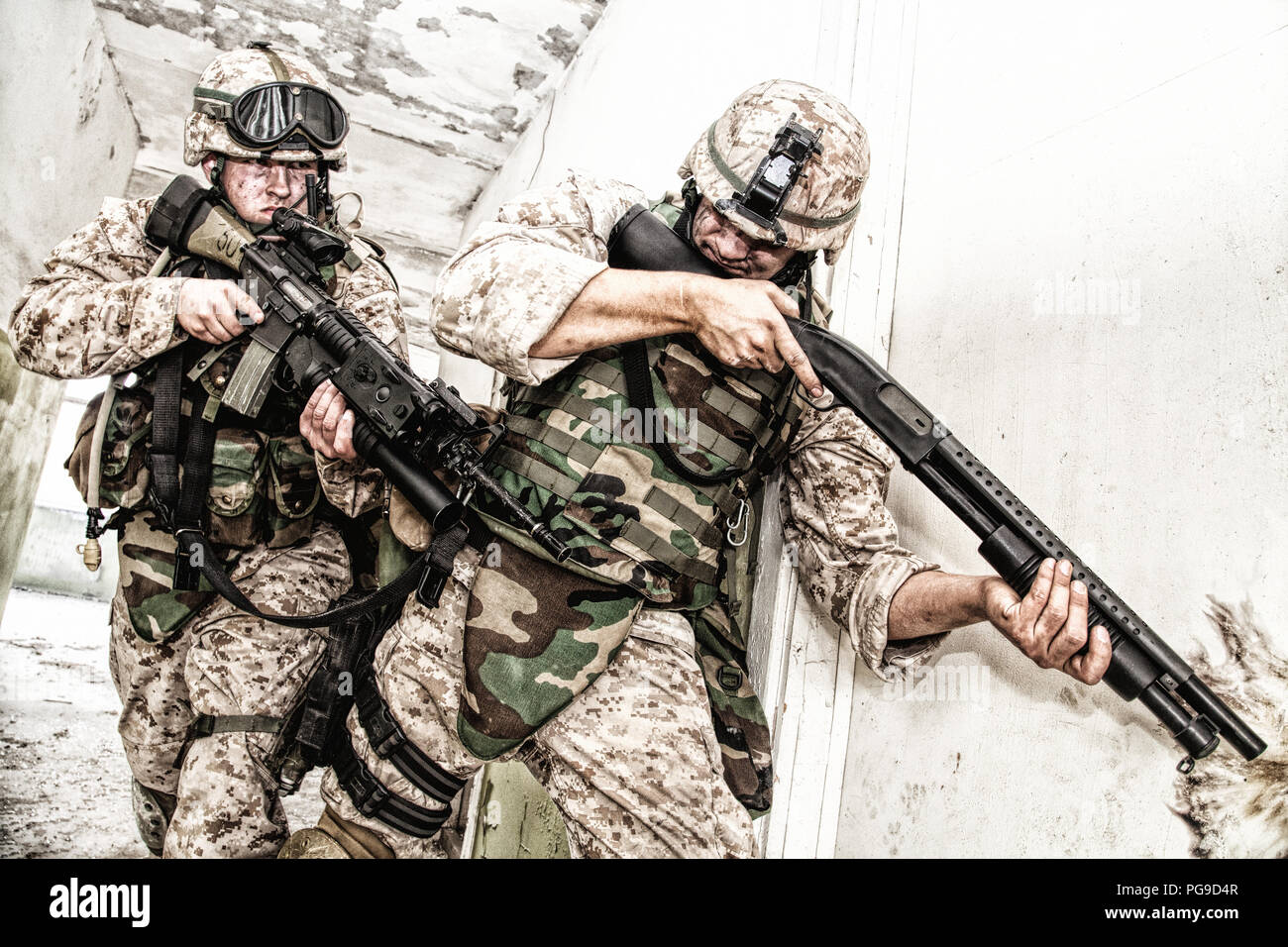 Room clearing hi-res stock photography and images - Alamy