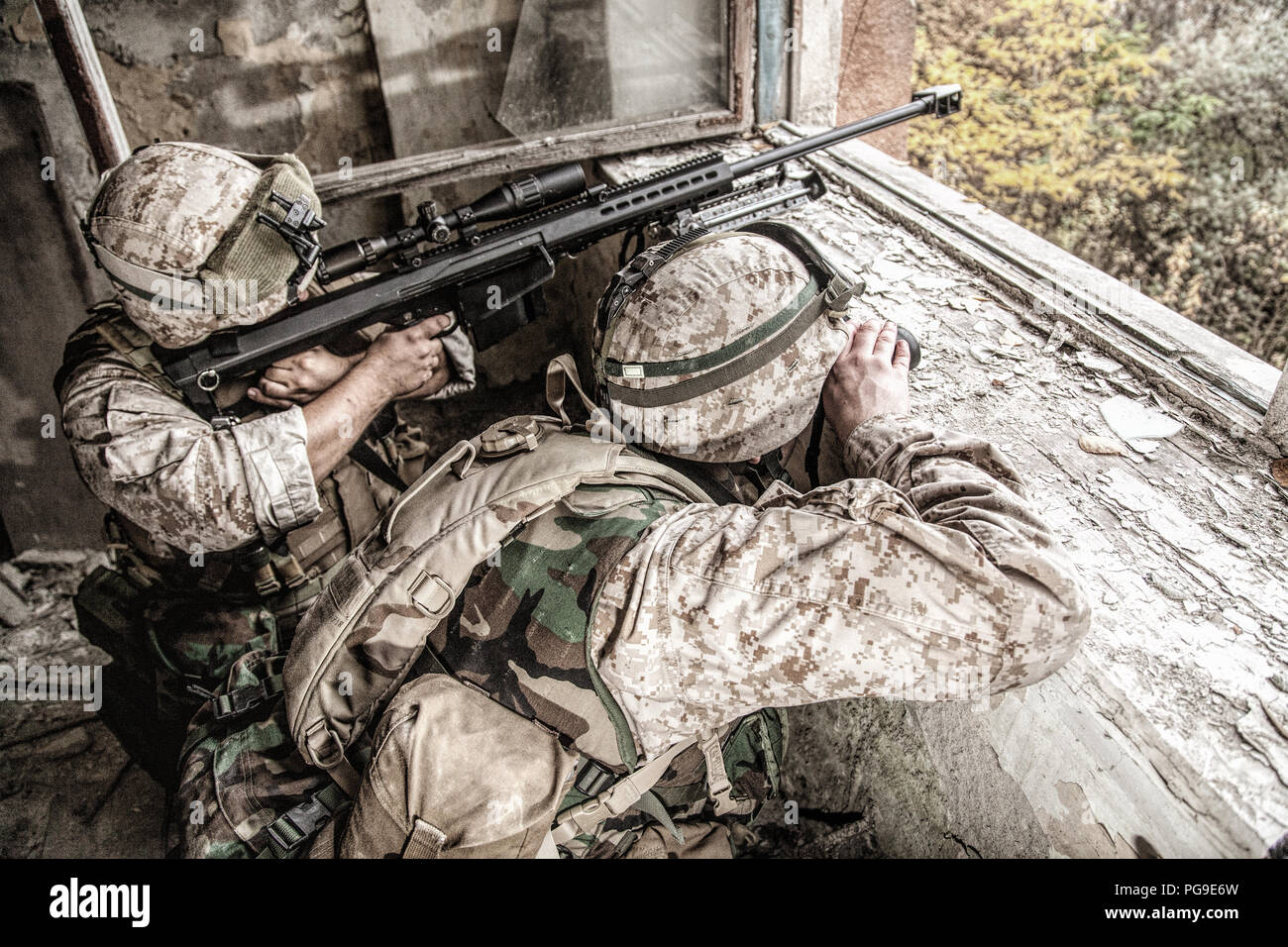 Sniper team hi-res stock photography and images - Alamy