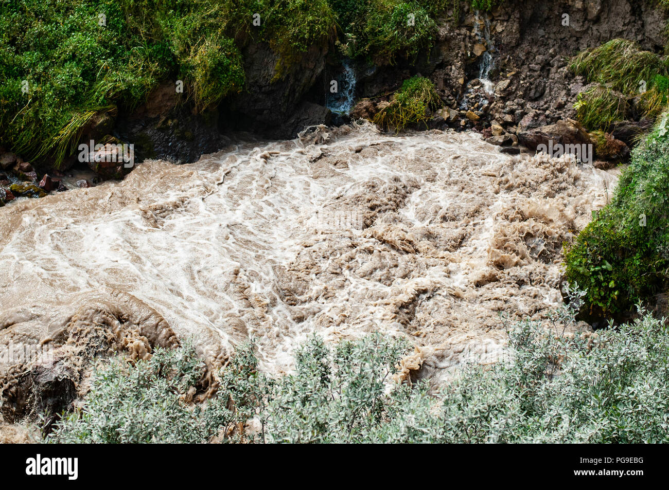 Water between the rocks hi-res stock photography and images - Alamy