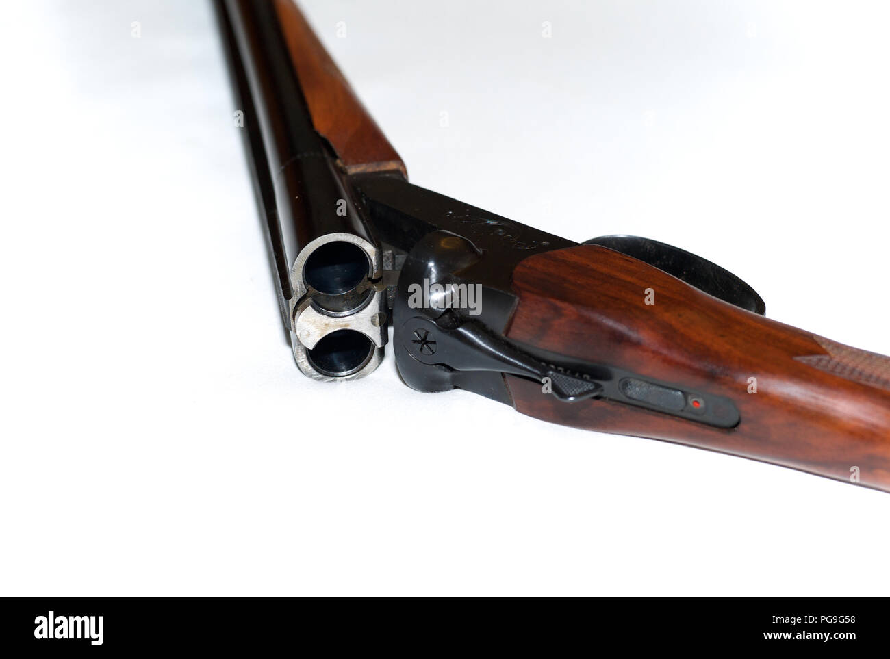 Double barrel gun hi-res stock photography and images - Alamy
