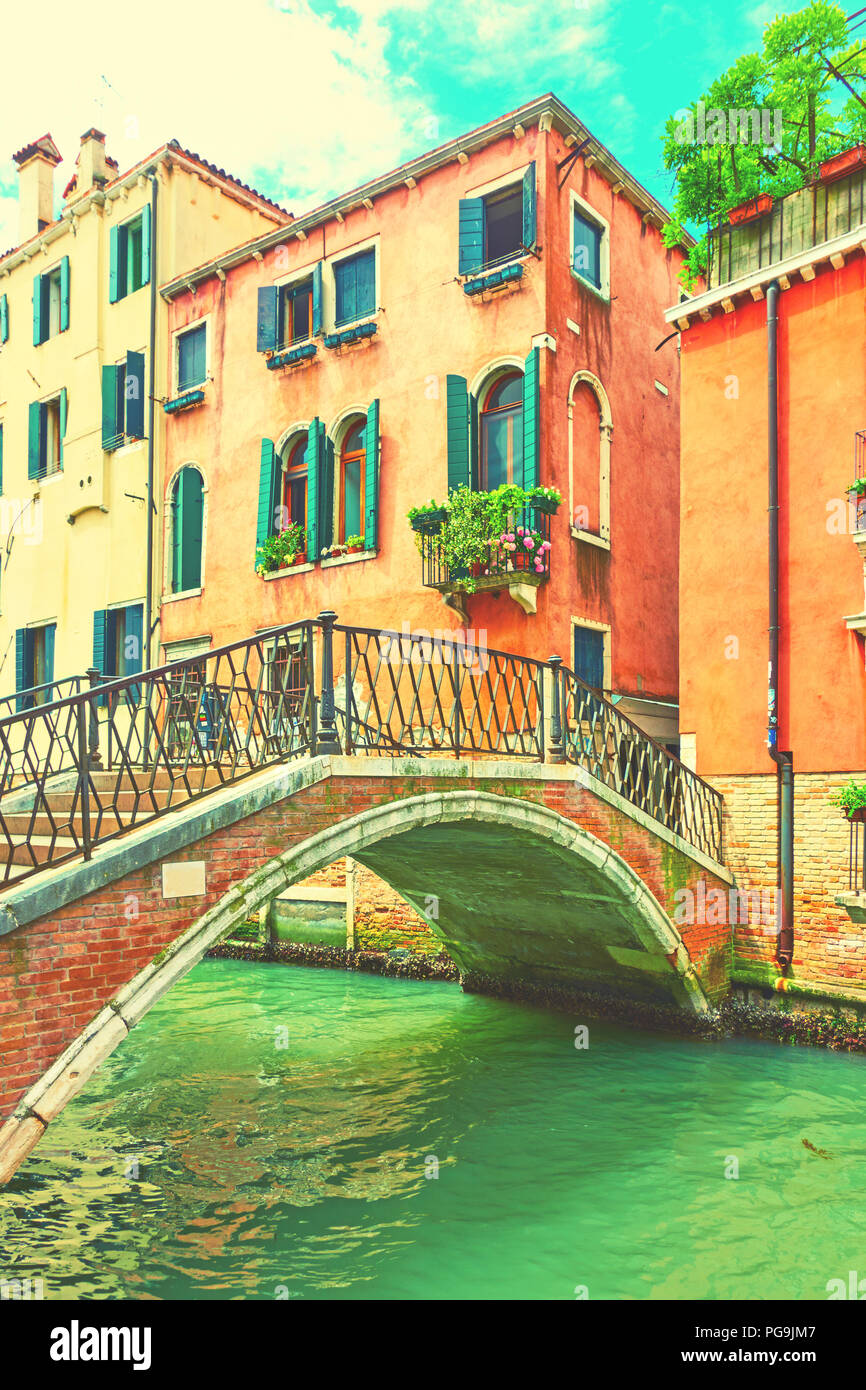 Venetian arch hi-res stock photography and images - Alamy