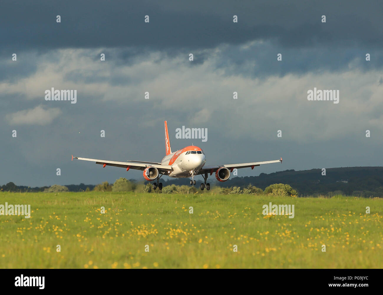 Ambulance planes hi-res stock photography and images - Alamy