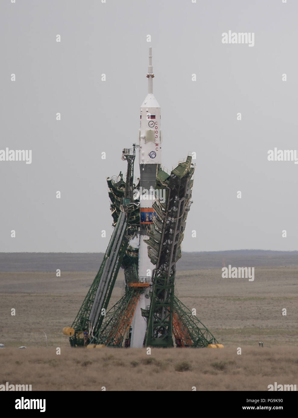 Launch gantry hi-res stock photography and images - Alamy