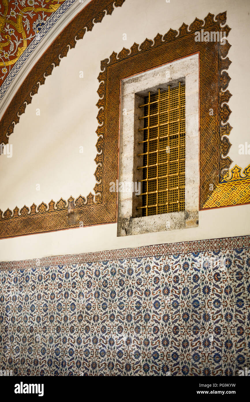 Window of historical buildings of Istanbul, Turkey Stock Photo - Alamy