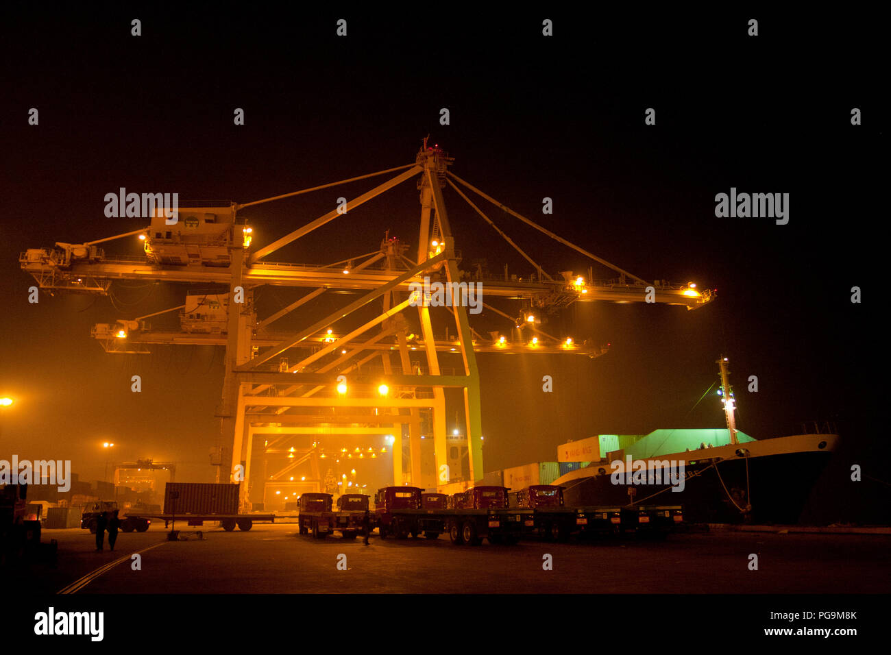 Chittagong port hi-res stock photography and images - Alamy