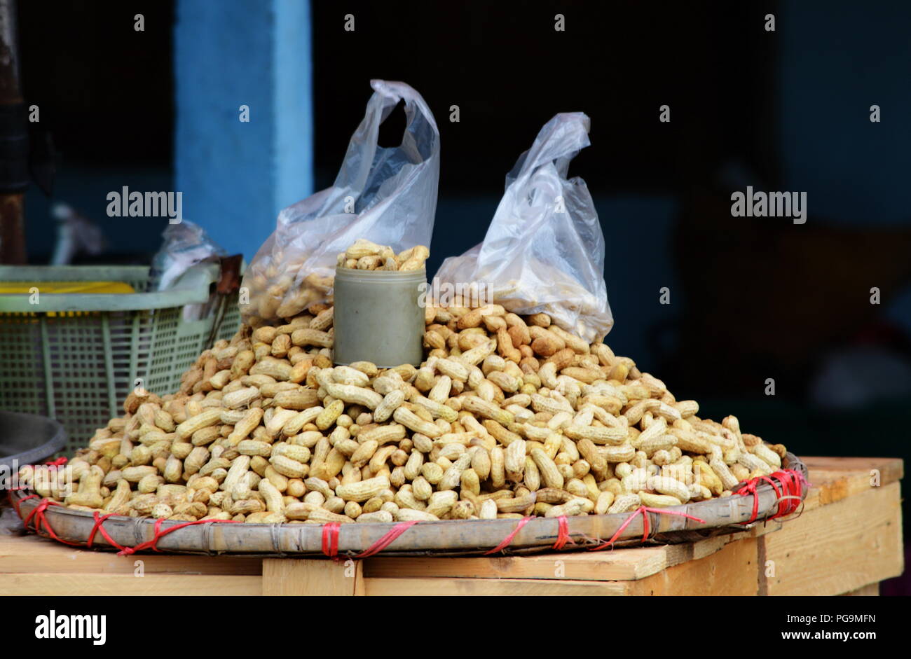 Lots of Peanuts Stock Photo - Alamy