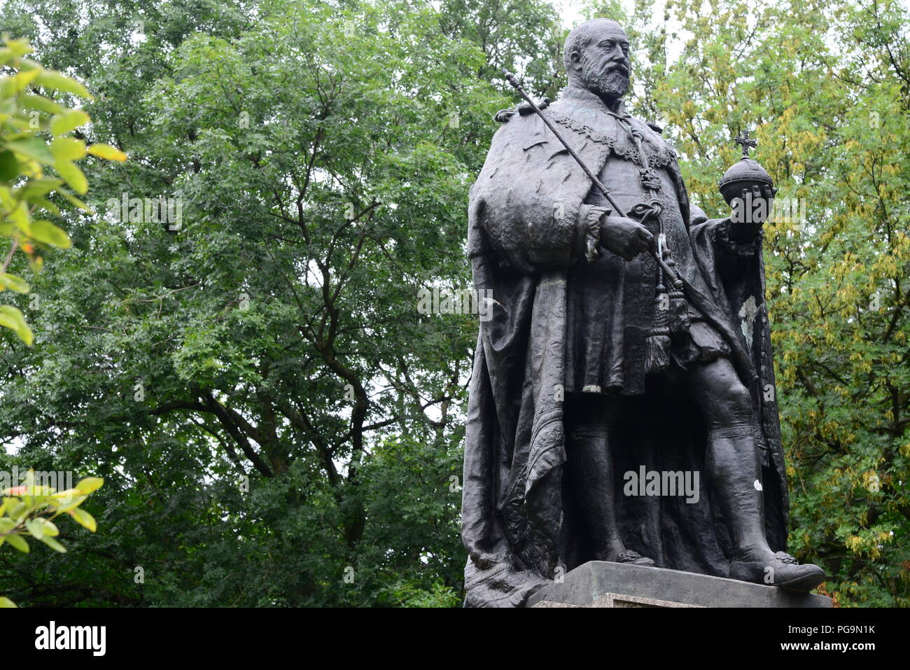 Edwardians hi-res stock photography and images - Alamy