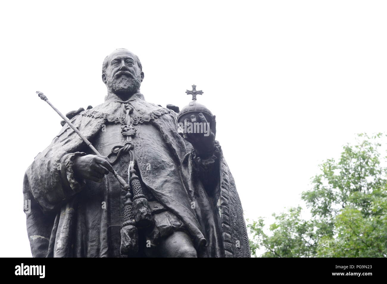 With statue of king edward 7th hi-res stock photography and images - Alamy