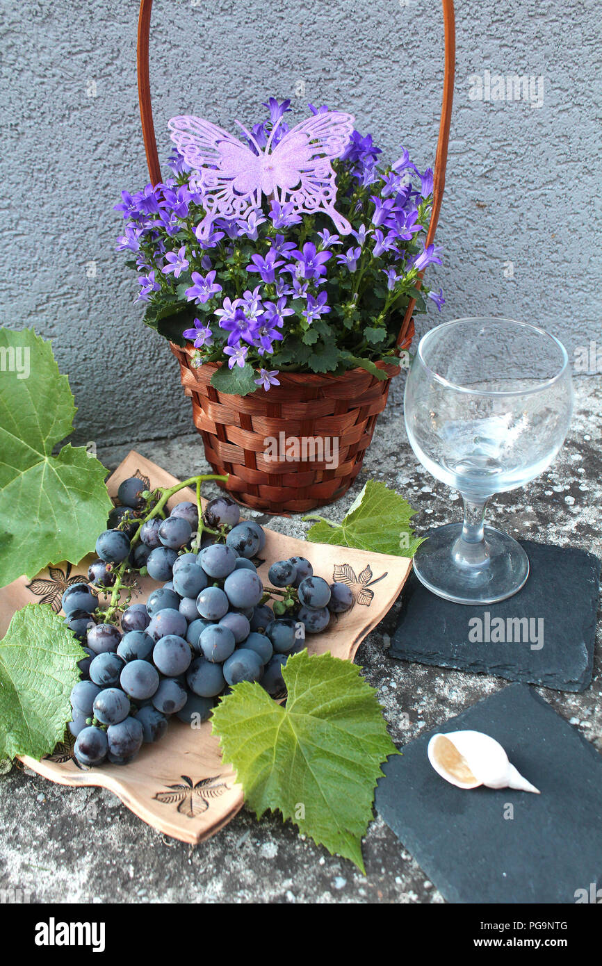 Decorative glass grapes hi-res stock photography and images - Alamy