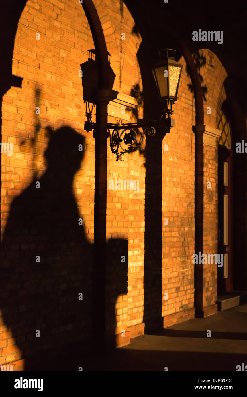 Man shadows house night hi-res stock photography and images - Alamy