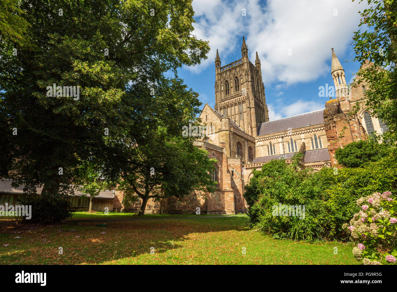 Worcester cathedral hi-res stock photography and images - Alamy