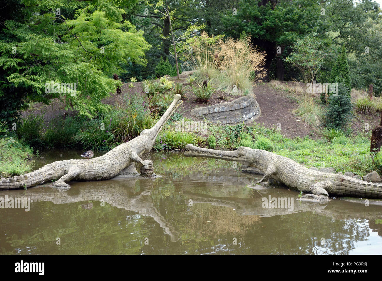 Crystal Palace Park Dinosaur Models High Resolution Stock Photography ...