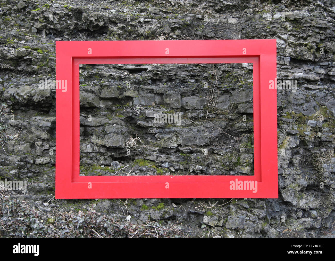 Metal frame hi-res stock photography and images - Alamy