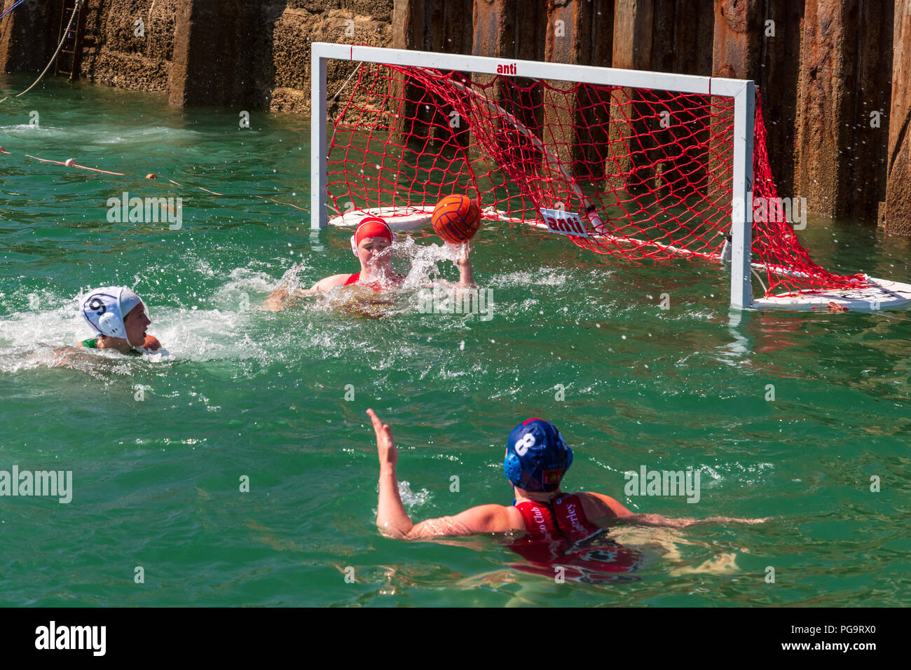 Splash of water hi-res stock photography and images - Alamy