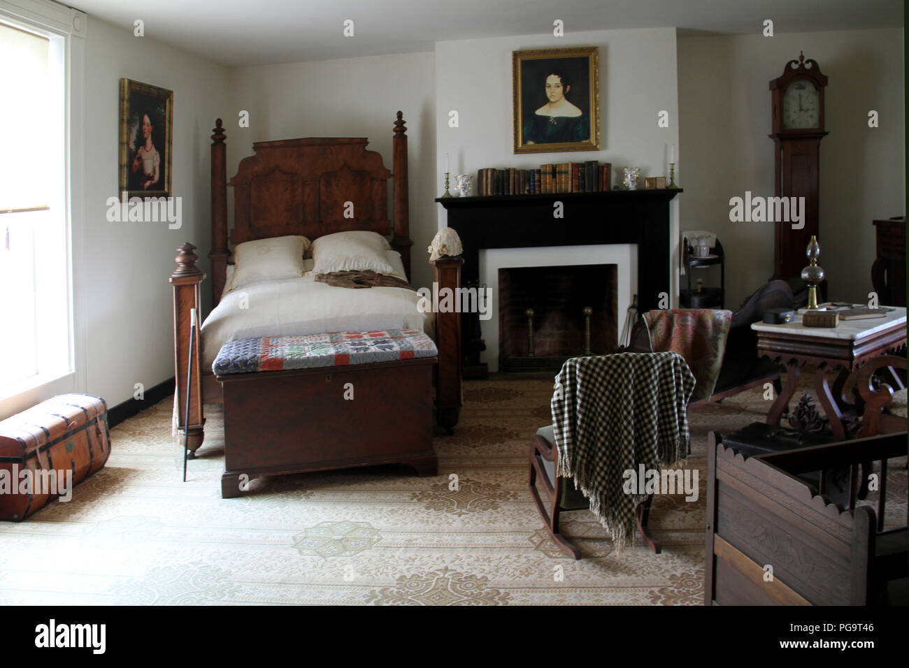 Bedroom inside the McLean house where Generals Robert E. Lee and ...