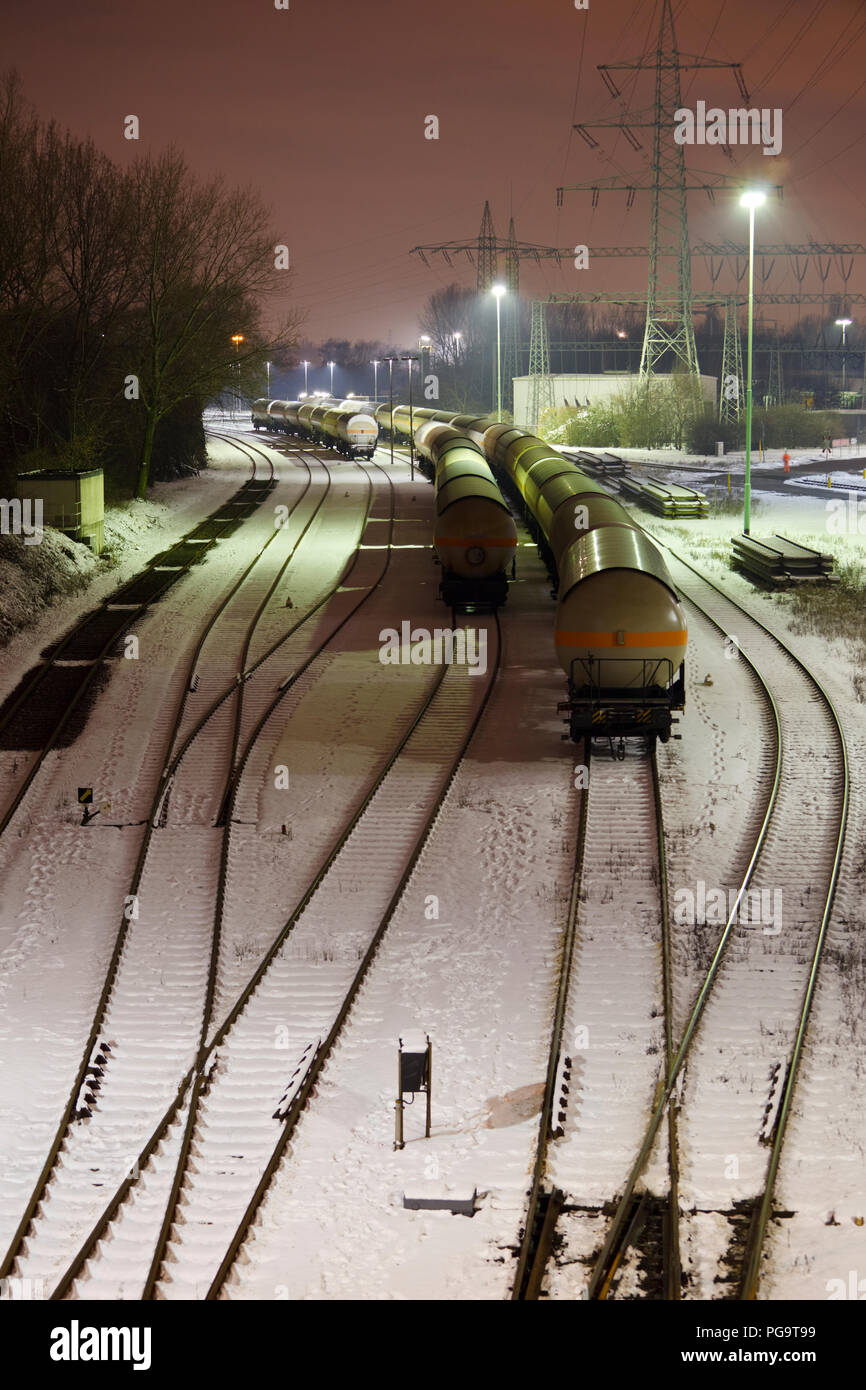 Railroad yard hi-res stock photography and images - Alamy