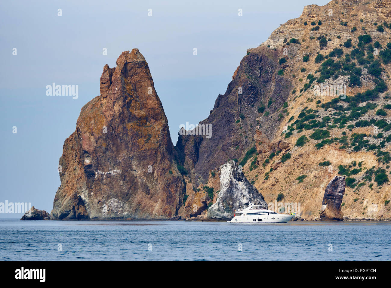 Stand above rocks hi-res stock photography and images - Alamy