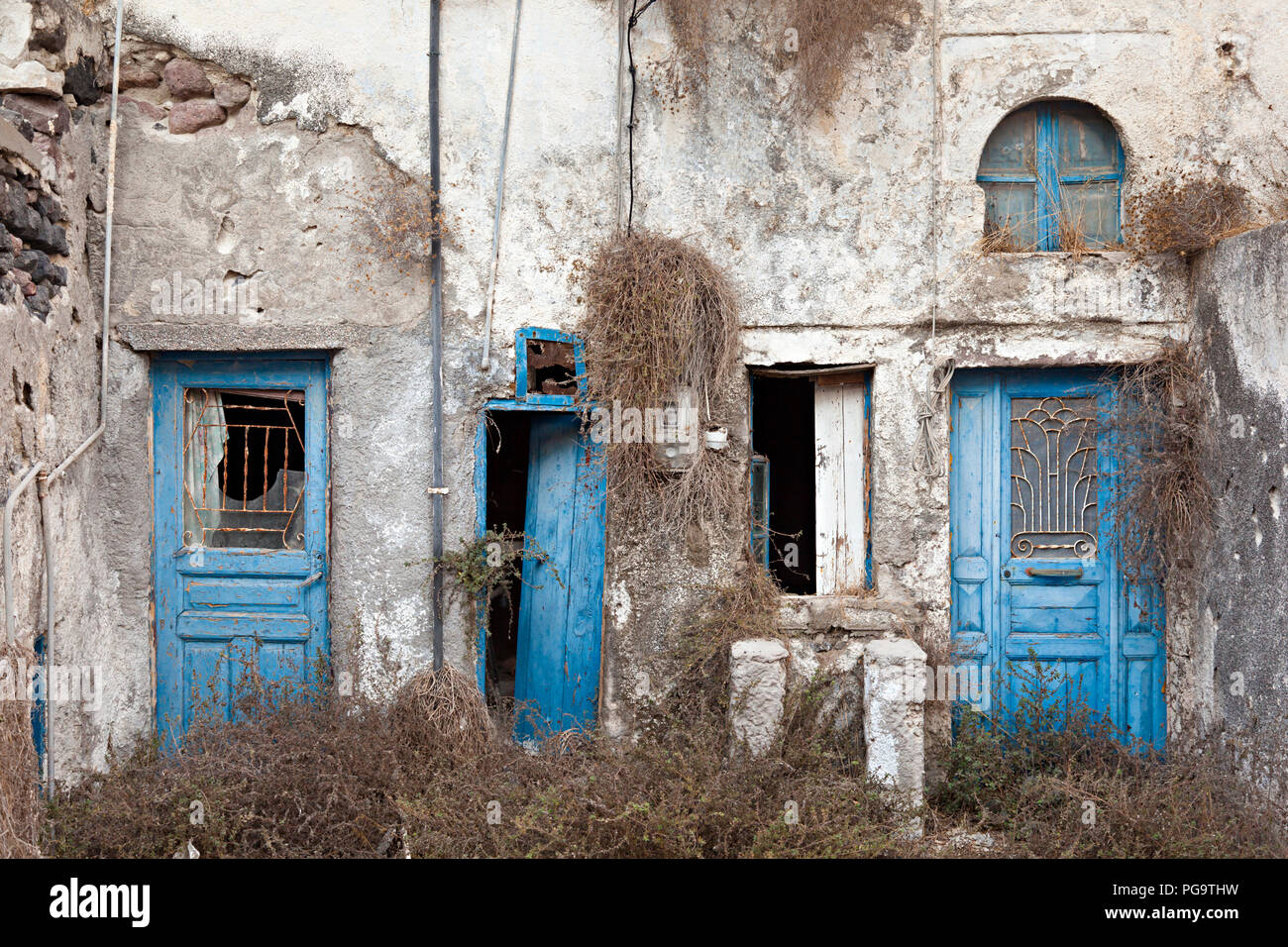 Ruined architecture hi-res stock photography and images - Alamy