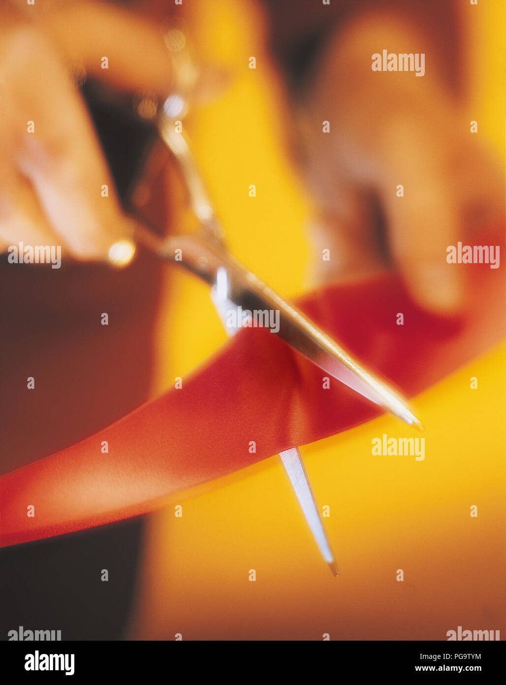 Open scissors vector hi-res stock photography and images - Alamy