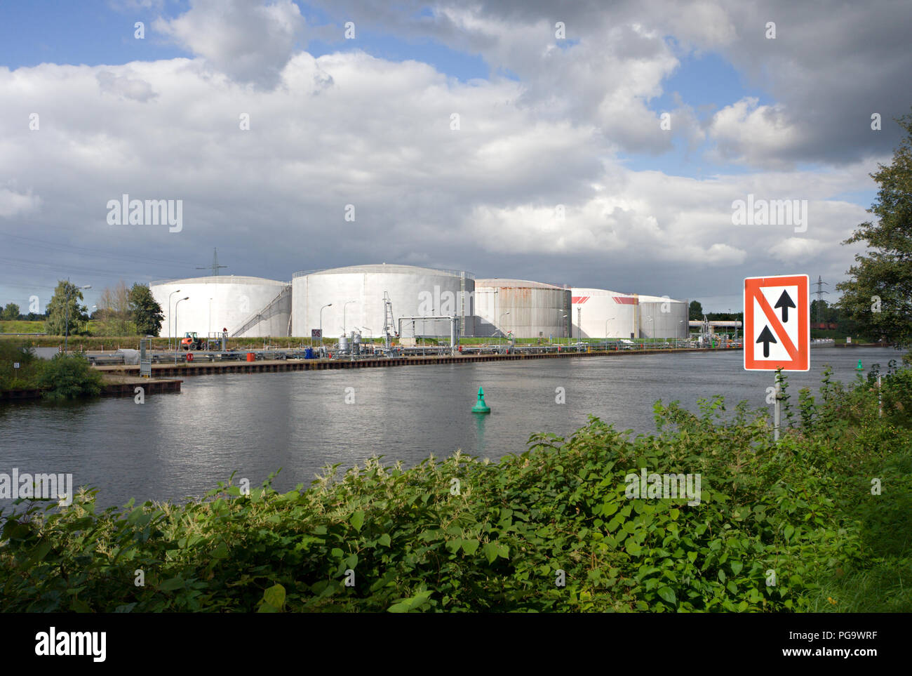 Oil refinery germany hi-res stock photography and images - Alamy