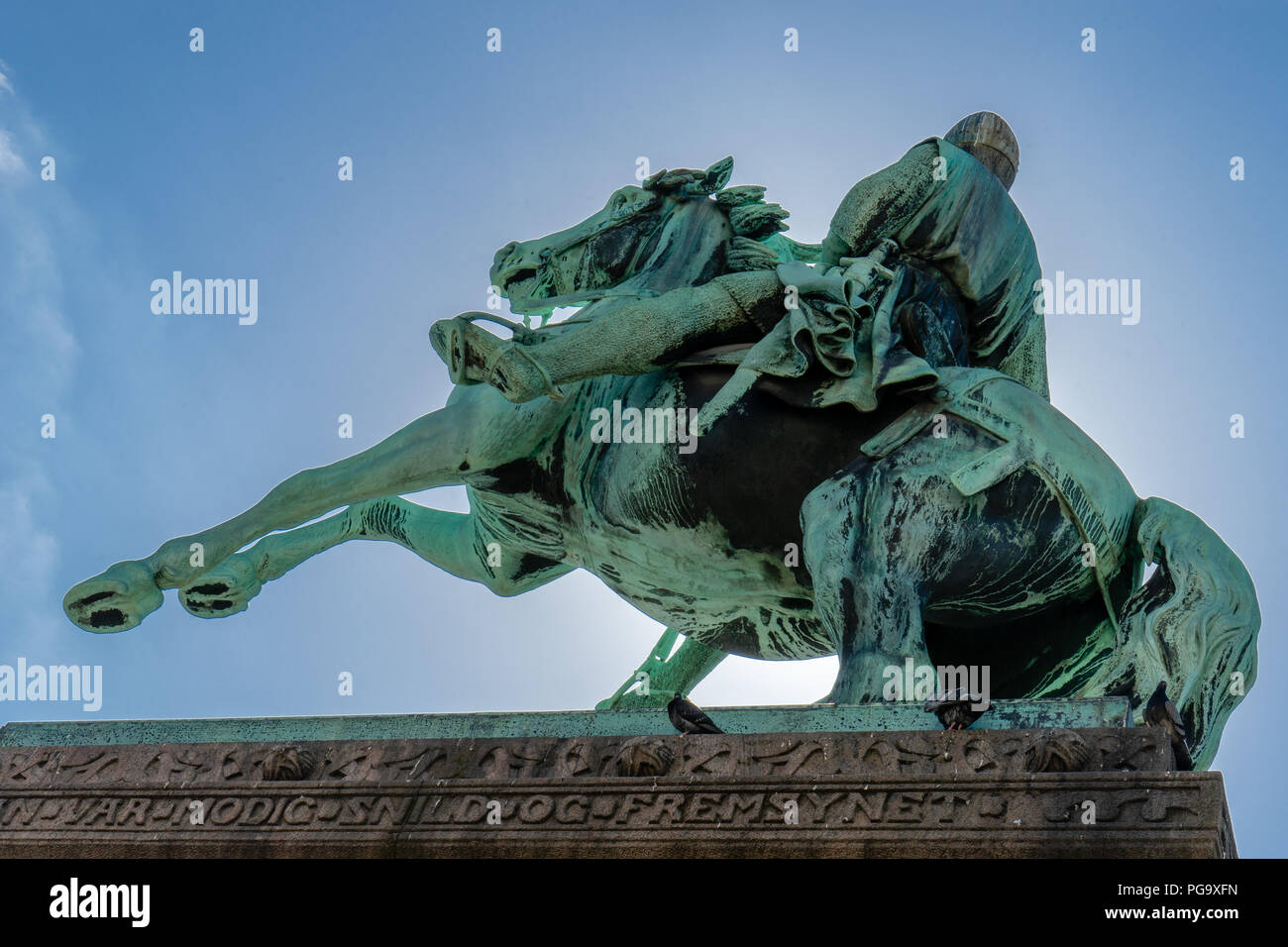 Statue of Absalon, founder of Copenhagen, Højbro Plads, Copenhagen ...